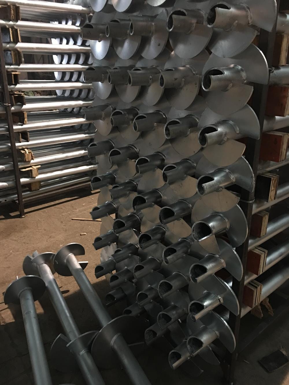 round shaft helical piles with 2 helix - Lisa8 - Medium