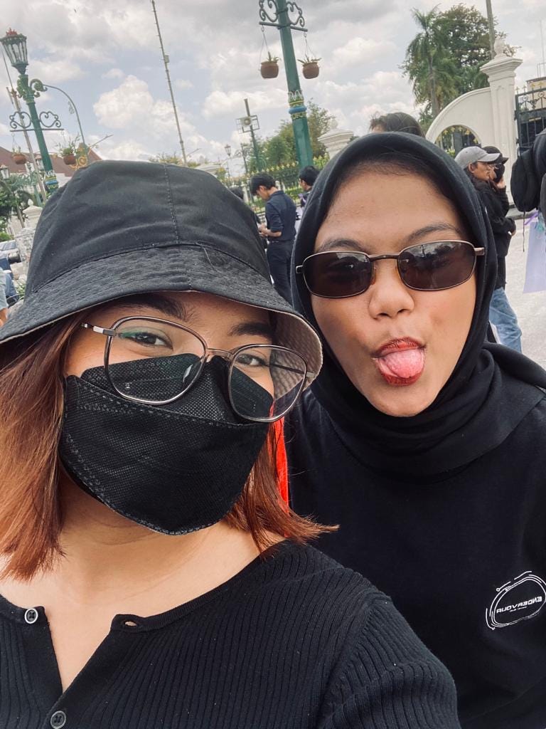 Mama: Sahabatku, Musuhku. Mama fana, sama halnya aku. Aku pernah… | by Ananda Rivi | Medium