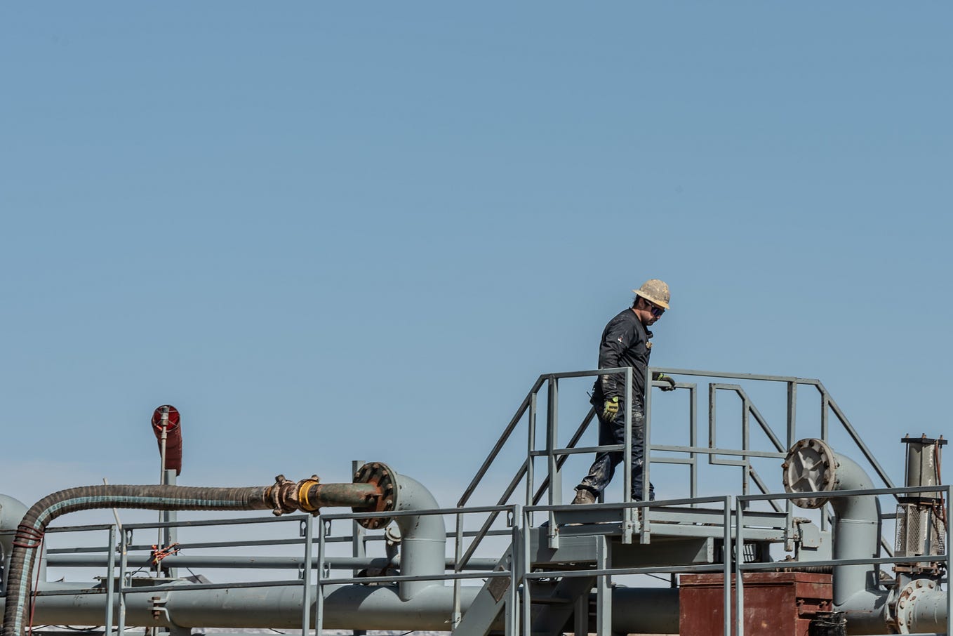 THE POWER OF PROCEDURES: EVALUATING AND ENHANCING OIL & GAS SAFETY | by Helmerich & Payne | Jul ...