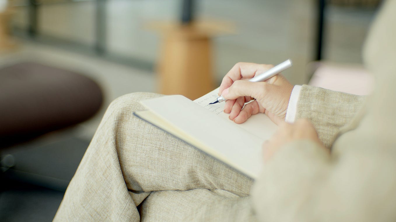 What writing techniques are there? | by Illya | Medium