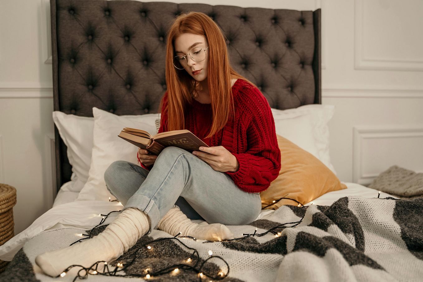 How Many Books Exist in the World? The Number is Surprising | Turning Pages