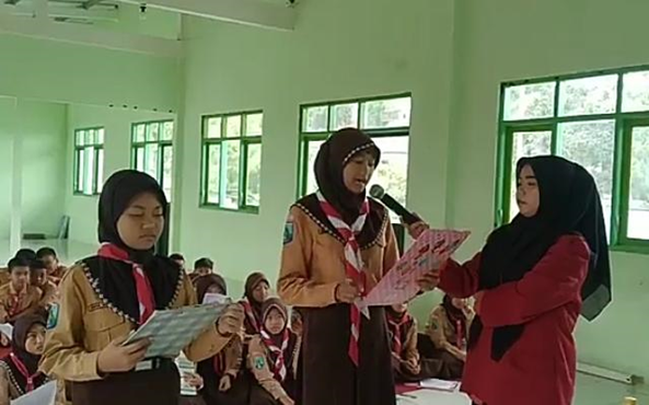 KKN — P 41 UMSIDA : Kegiatan Mengajar di MI Tri Bhakti. - Nabella ...