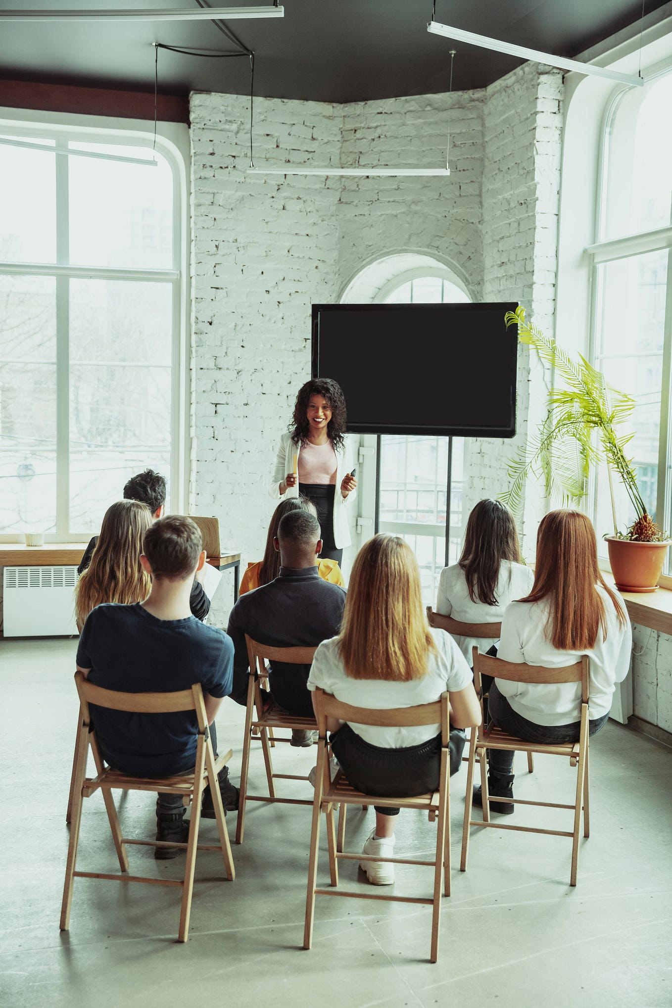 Best English Speaking Course in HSR Layout - Seochandinisacademy - Medium