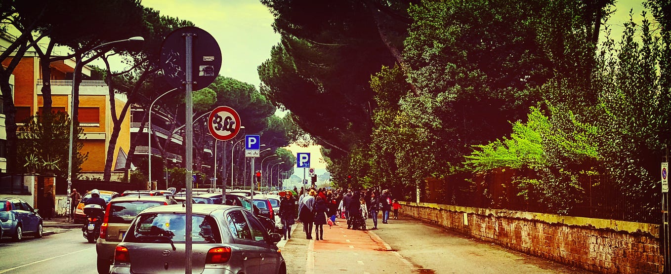 Il club delle mamme. “Io non posso entrare”: perché noi… | by Michèle ...
