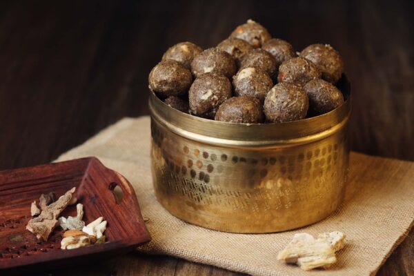 Savor the Goodness: Maa Mitahara’s Pregnancy Ladoo Online - Maa ...