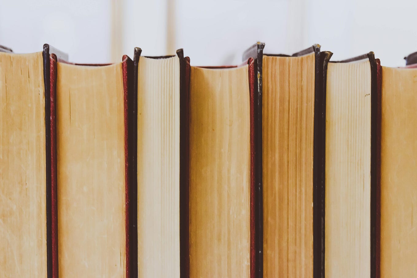 How Many Books Exist in the World? The Number is Surprising | Turning Pages