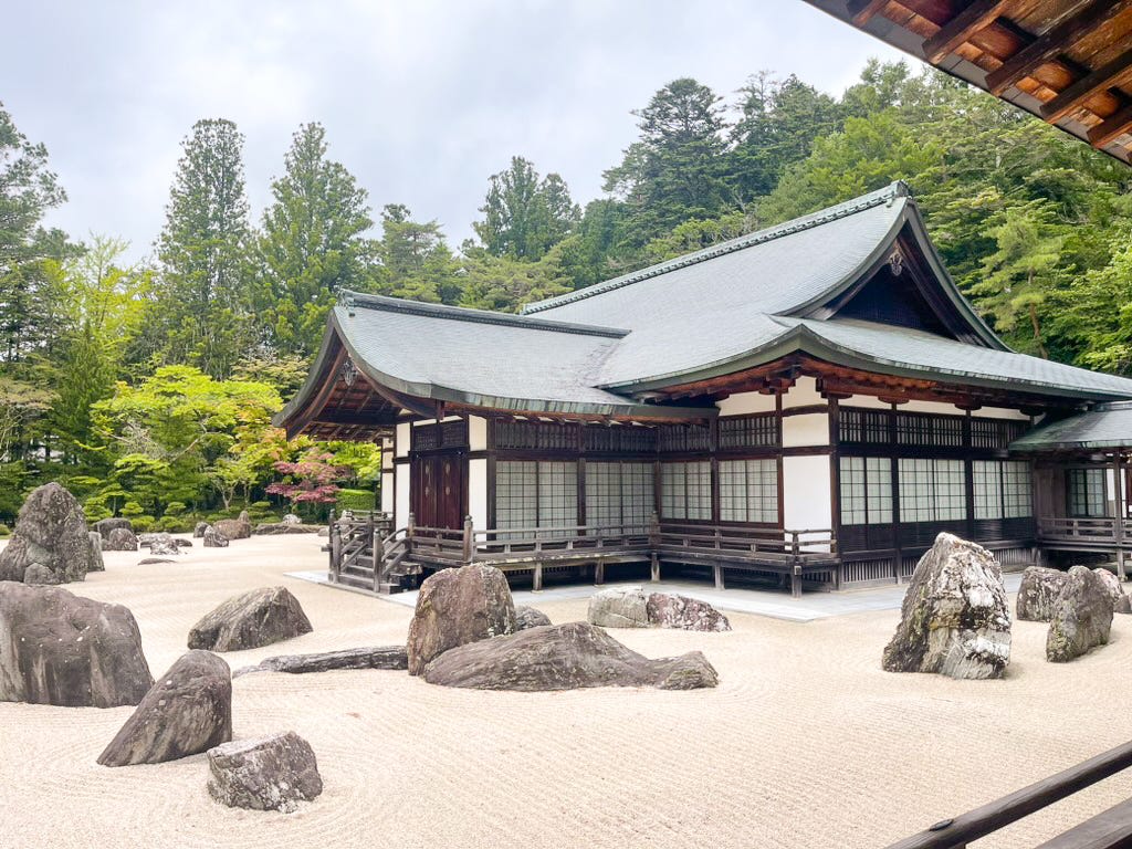 他們會把員工當成家人一樣對待。但如果成為了家人，身上的責任自己也重了。 - INGE - Medium