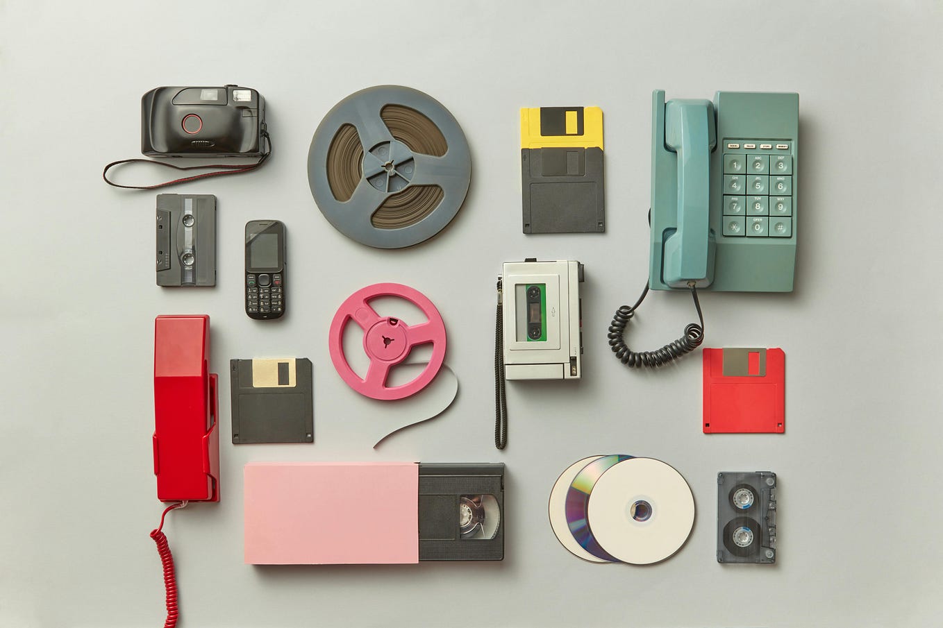 Beepers and Pagers: The Gadgets That Defined an Era | by RetroSpective ...