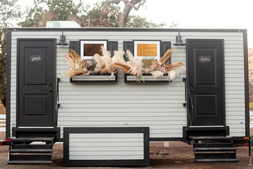 8 Reasons to Rent Luxury Restroom Trailers for Your Wedding - The posh ...
