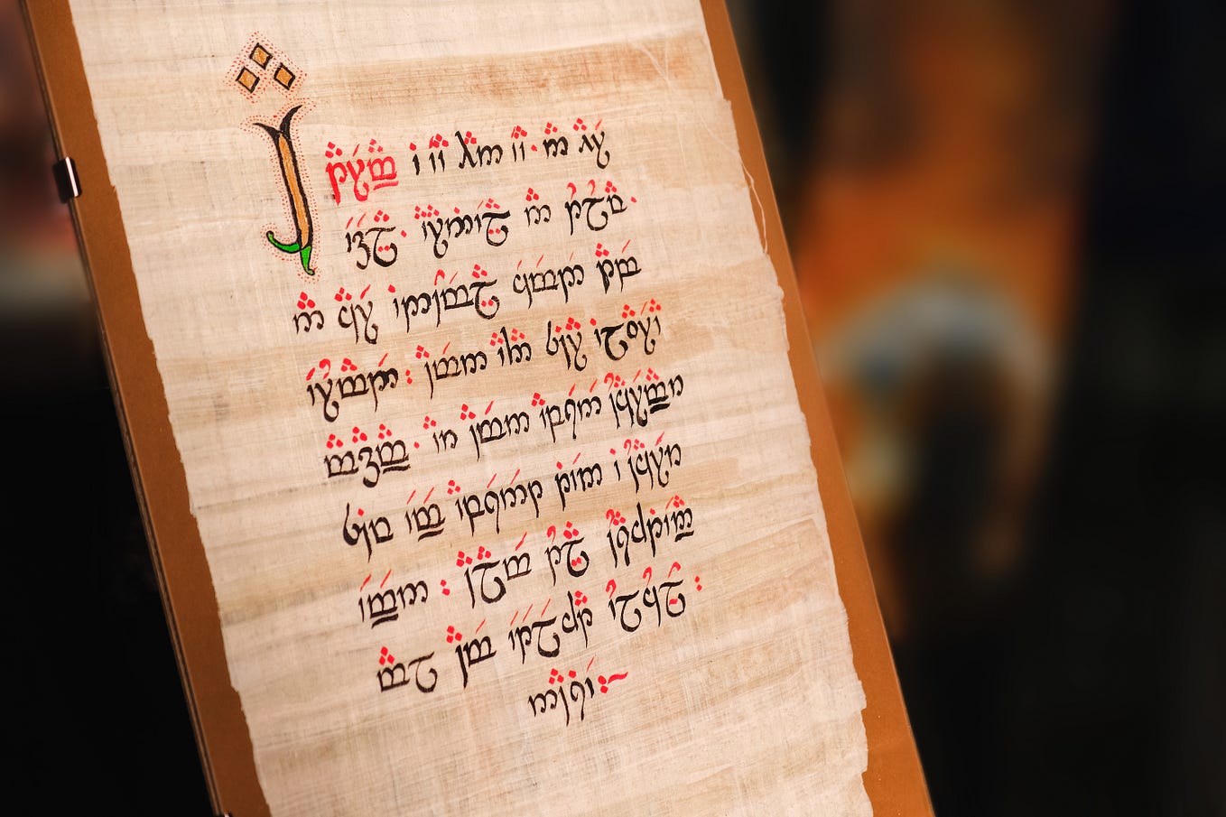 Green great dragons? Adjective order explained. | Engramo English Blog