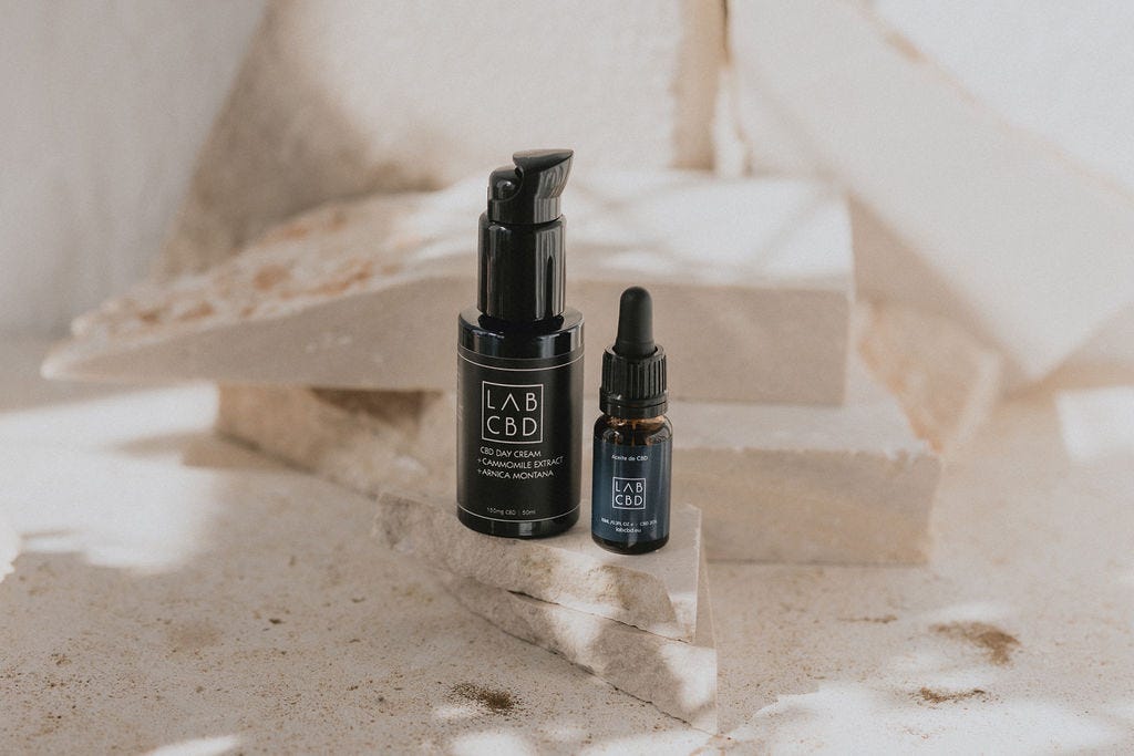 ¿POR QUÉ EL SÉRUM CON CBD ES BENEFICIOSO PARA TU PIEL? | by labcbd | Medium