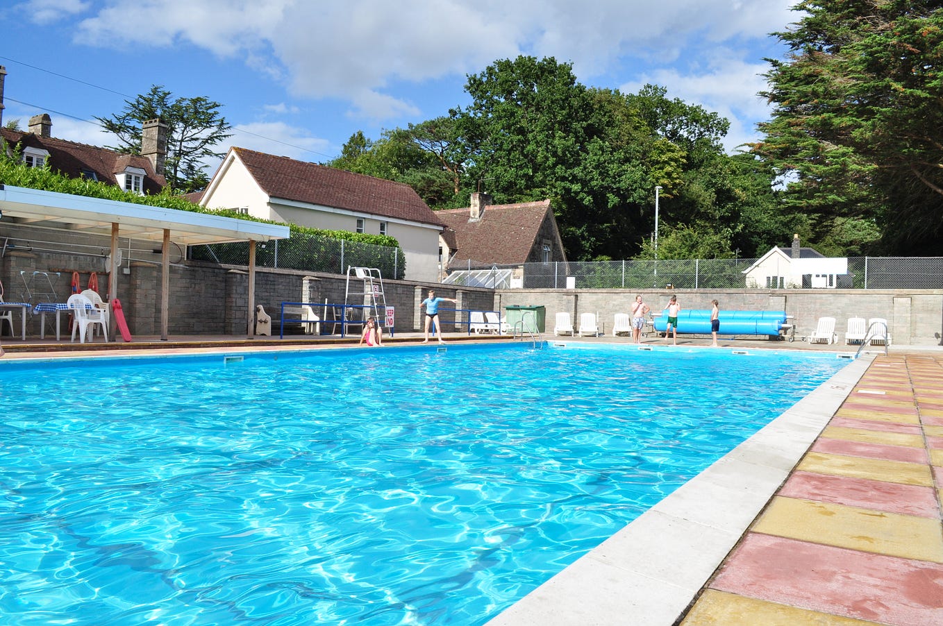 STRATFORD PARK, STROUD. 3rd August, 2016 | by Lido Road Trip | Medium