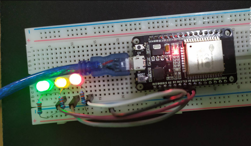 Project 3: Working with Internal Sensor ESP32 (Penerapan Sistem Embedded Lampu Lalu Lintas di ...