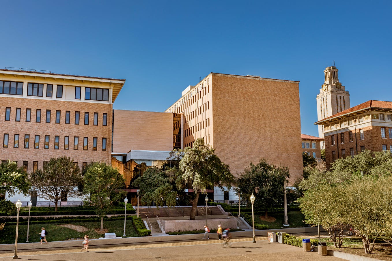 Texas McCombs MBA Takes No. 19 in Poets & Quants Ranking | by Texas ...