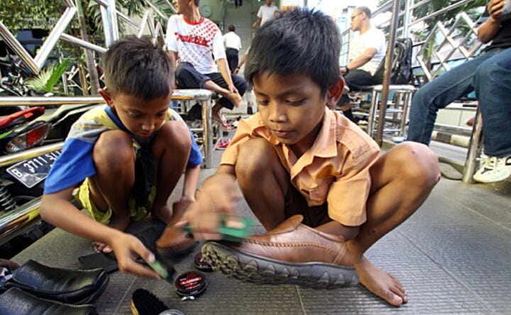 A Reverse Pygmalion Effect. Handry mempunyai cara pikir yang tidak ...