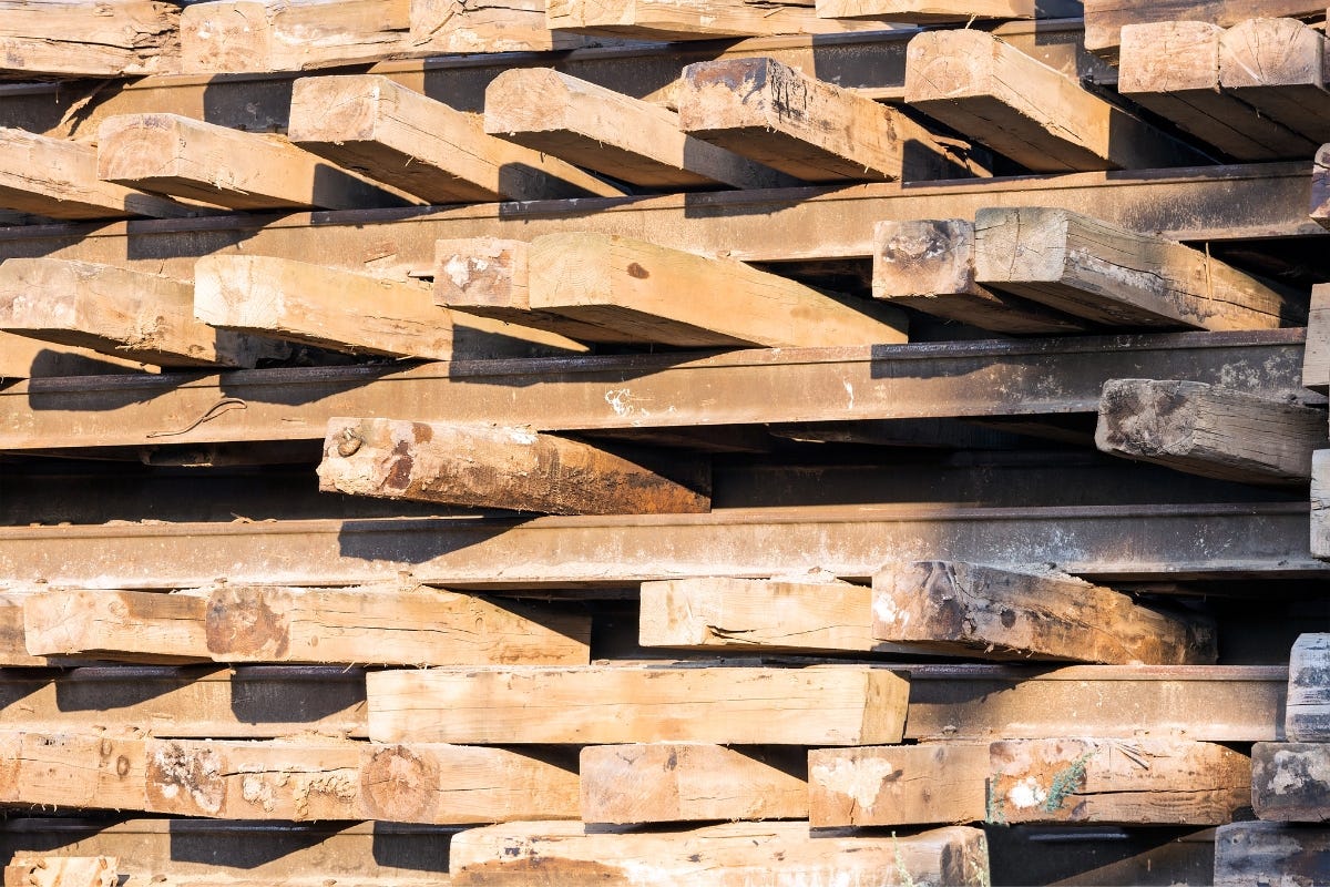 Top 5 Signs That You Need a New Timber Fence | by Bendrey Brothers | Medium