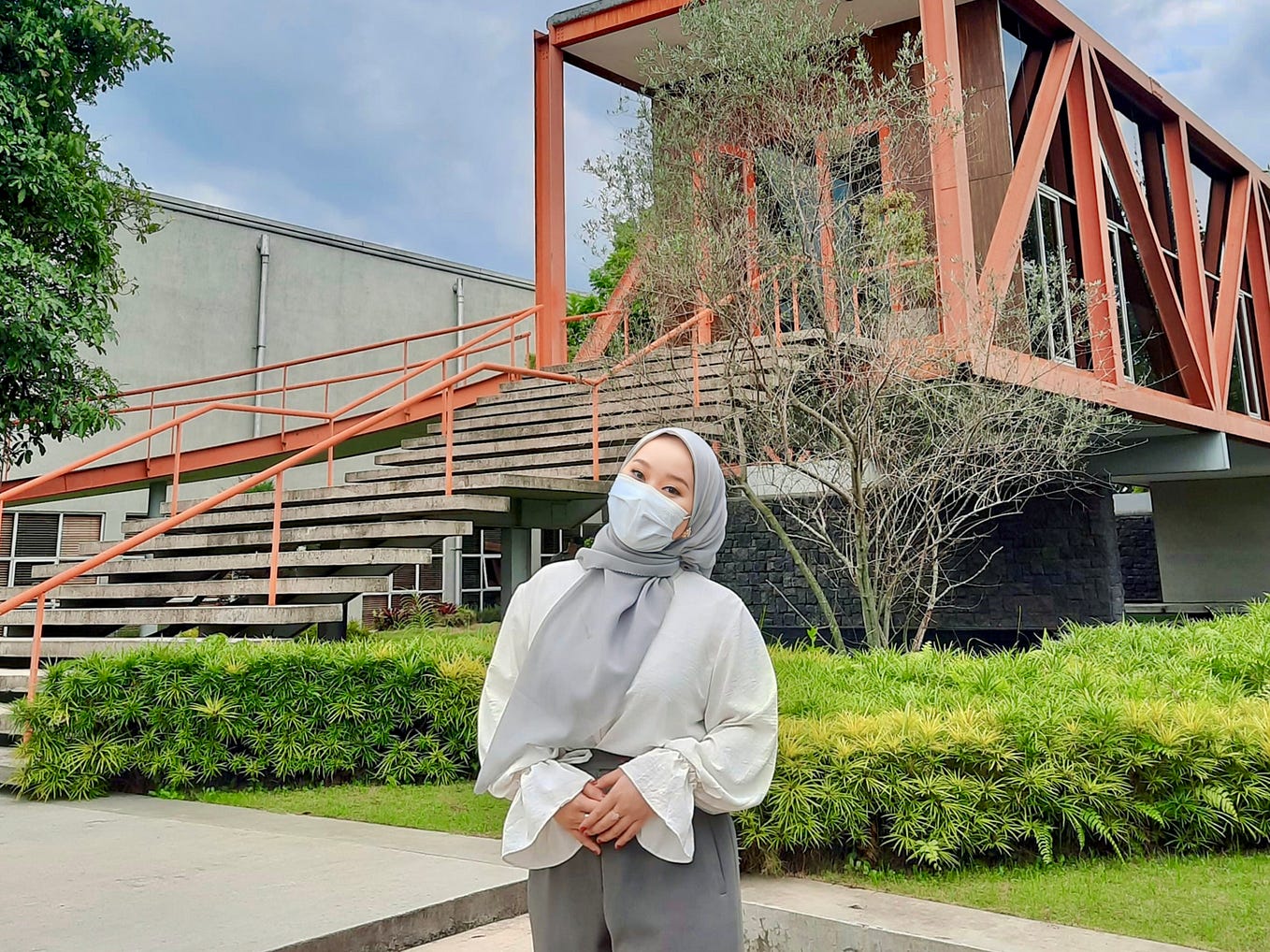 Menulis Berita Kisah (Feature). Menulis adalah suatu bentuk ekspresi… | by Rani Aulia Nurcahyana ...