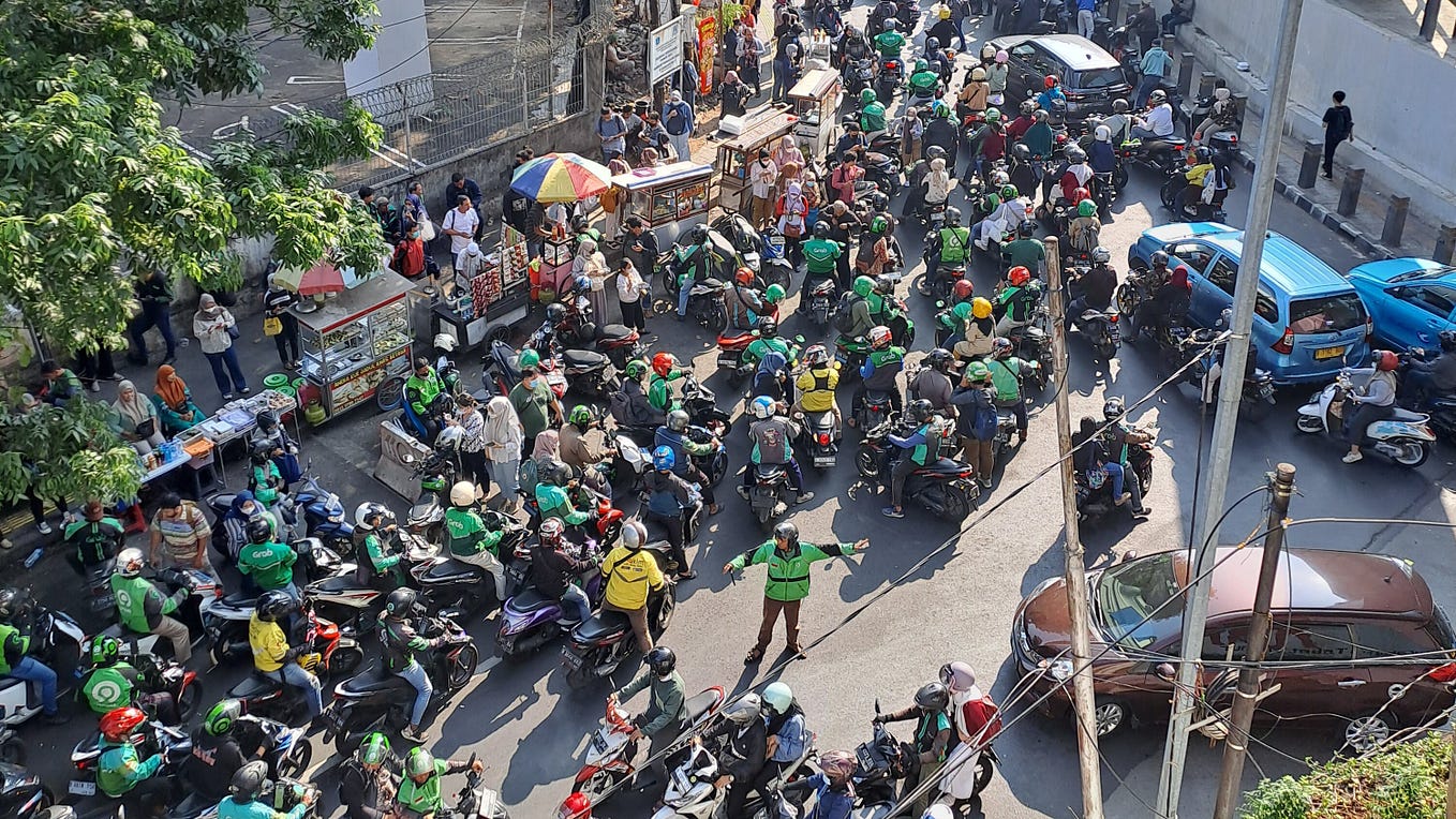Membedah Selera Musik Indonesia dengan API Spotify dan Seaborn | by Krisna Renaldi | Medium