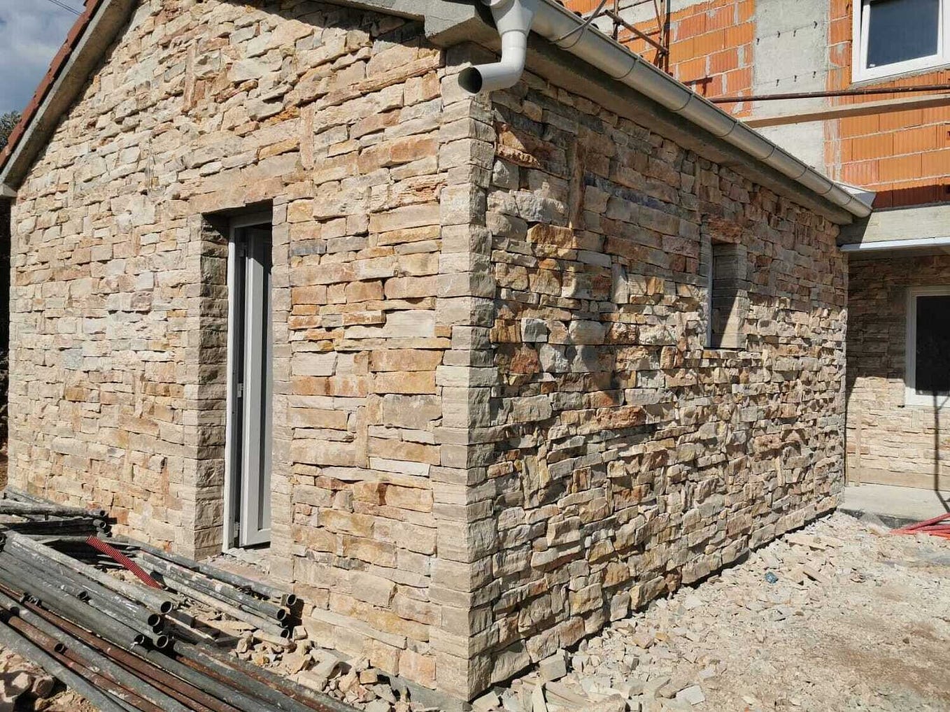 Crafting Distinctive Exteriors: Embracing Stone Cladding | by Kuci ...