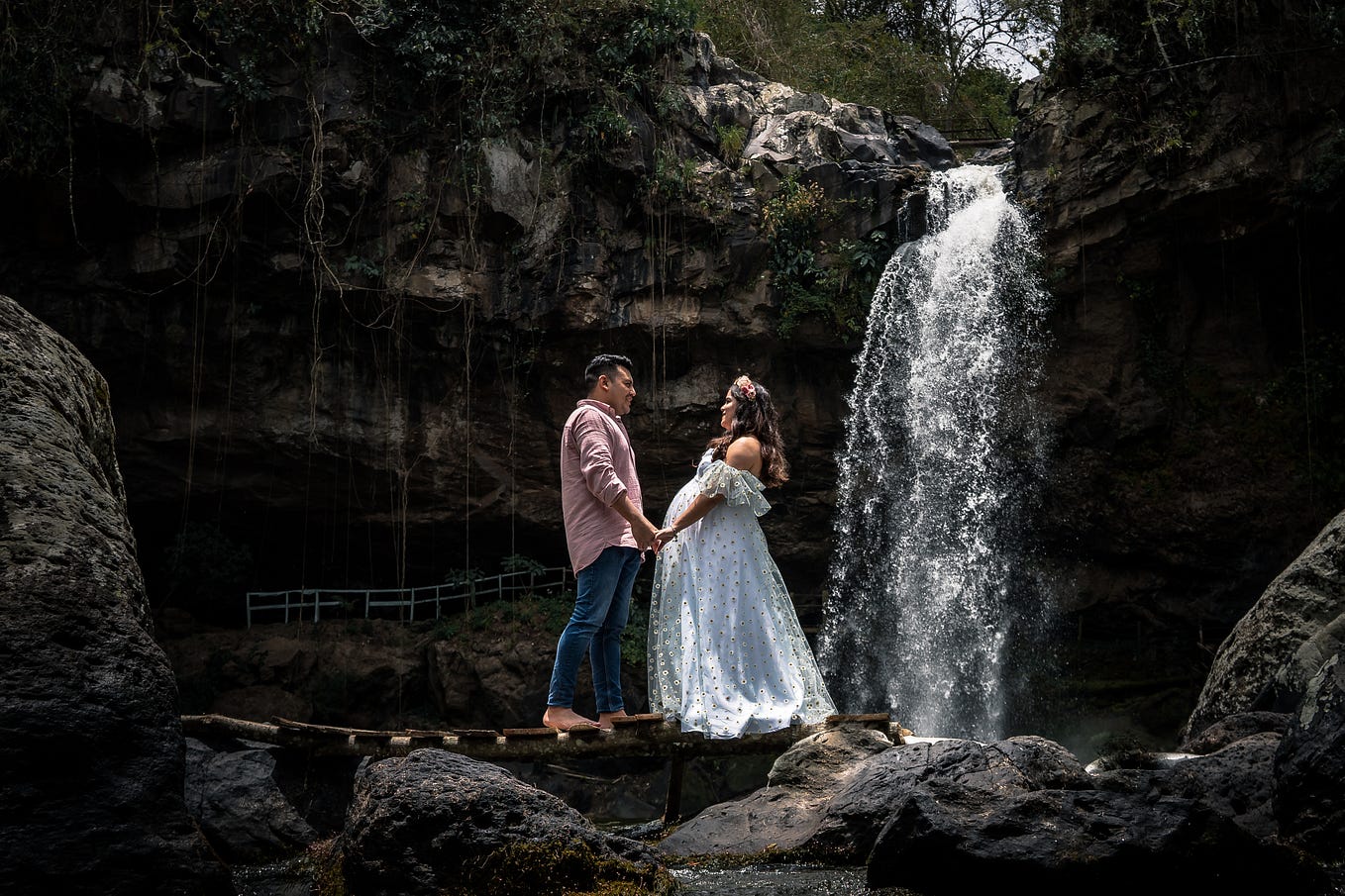 LA INMORTALIDAD DEL AMOR. Una foto de bodas captura un momento… | by Wendell Rickon | Medium