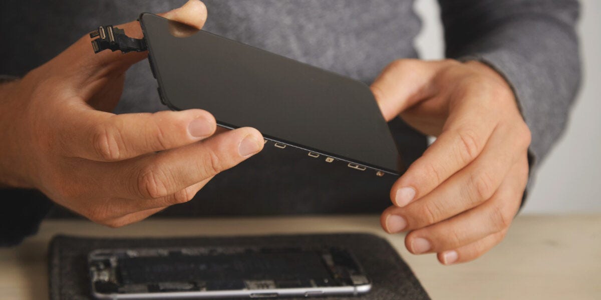 Don’t Neglect Your iPhone with a Cracked Screen | by Fones Gone Wild | Apr, 2024 | Medium