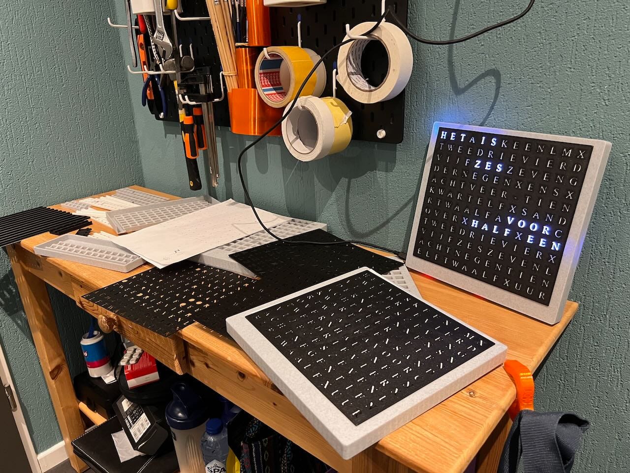 How to Create a Responsive Header That Adapts to Desktop/Mobile Layouts and Scroll Behavior ...