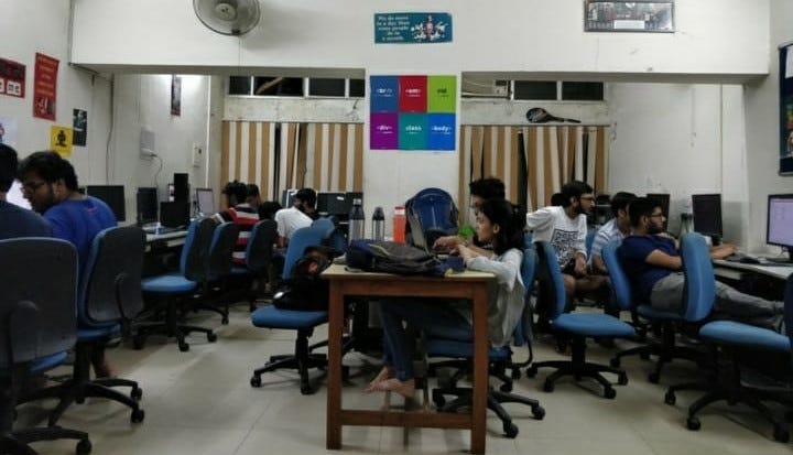 Designing a college campus-based Noticeboard Android app | by Gouranshi ...