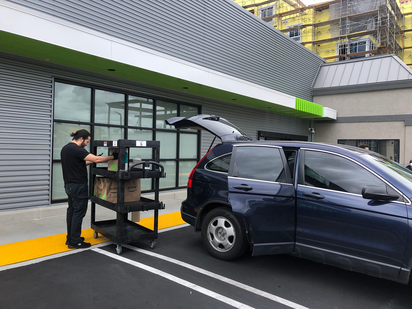 Meet Your New Amazon Robotic Everything Store, Coming to a Neighborhood ...