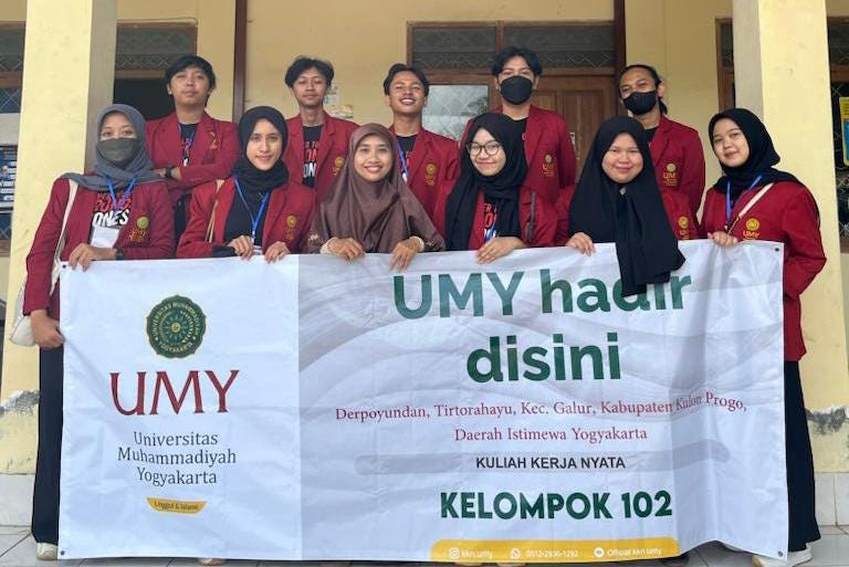 Penarikan KKN Reguler UMY tahun 2023 - Anggraeni Indah Agustin - Medium
