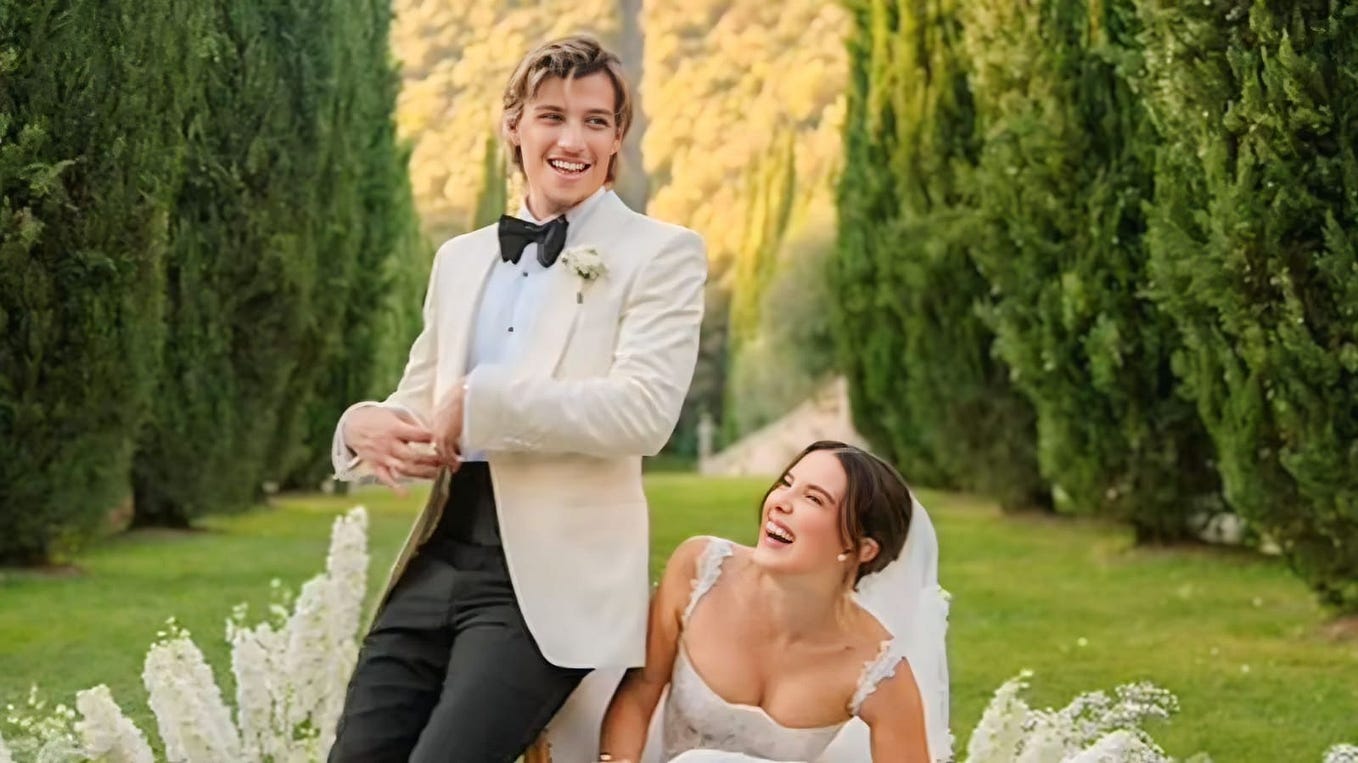 Toby Keith’s Most Iconic Songs and the Stories Behind Them | by My Review 24 | Medium