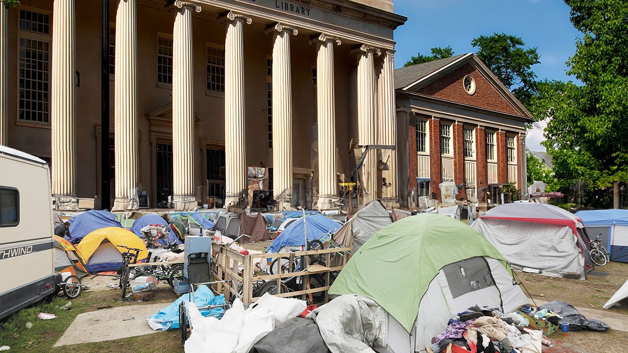 Four futures of human-computer interaction in the 2030s | by Julian Scaff | The Futureplex | Medium