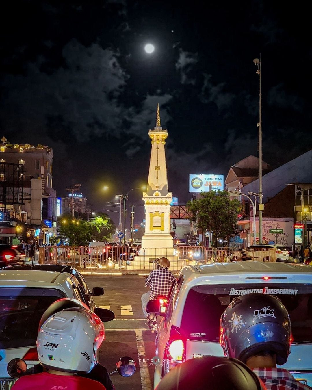 Why Do Books Smell Good? Here's the Scientific Explanation | by Isa ...