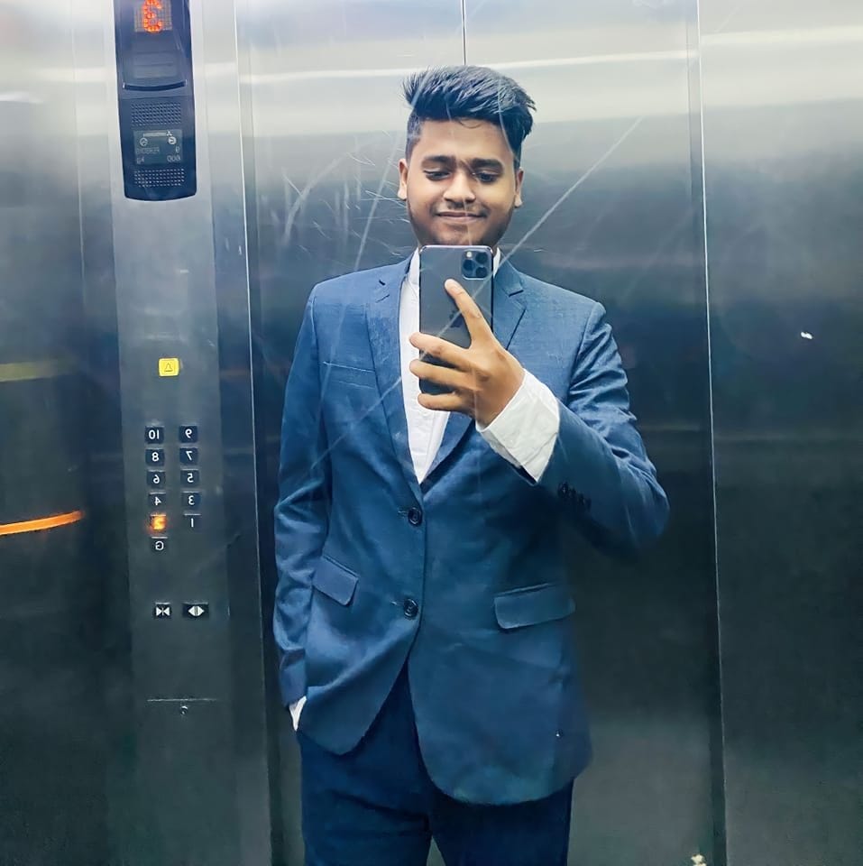 Daphnila Vis — Beauty blogger. Daphnila Vis is a Dubai-based beauty… | by Nakib Jahan | Sep ...