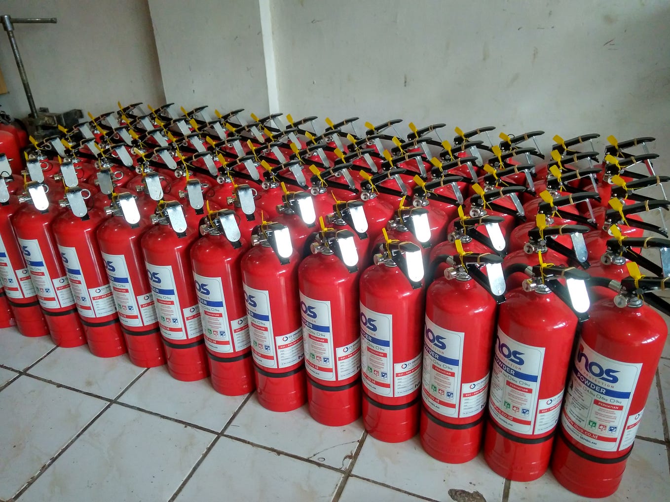 Tabung APAR merek INOS 6kg Pemadam api klass ABC Multipurpose Media ...