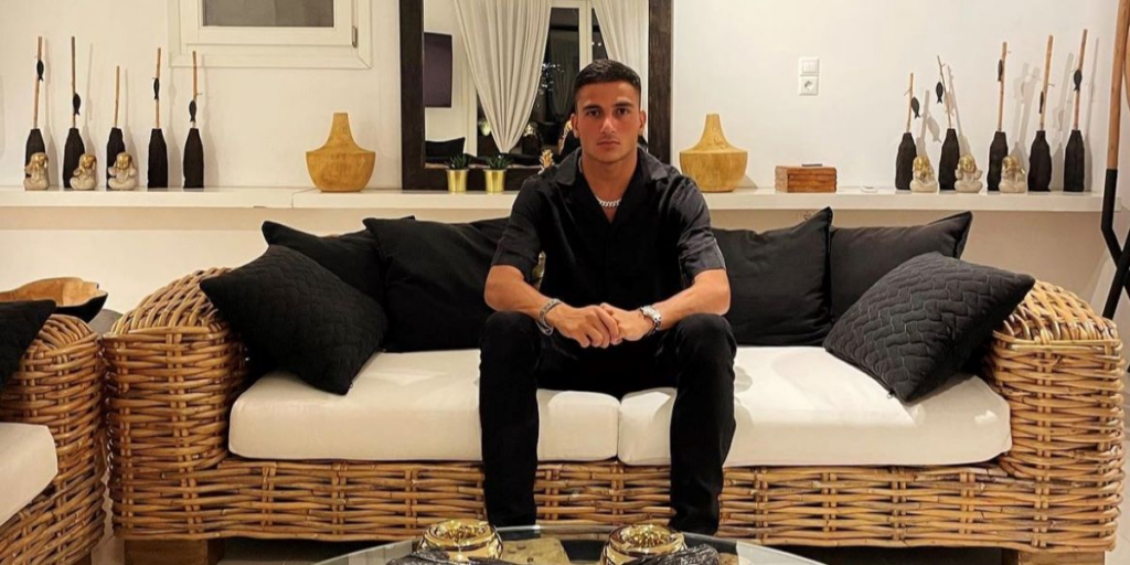 Pedro Pascal set to star in Minecraft: the movie - New York Weekly - Medium