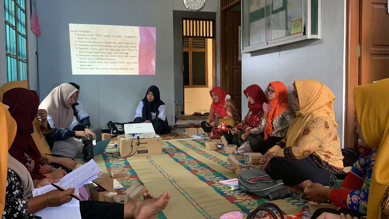 Mahasiswa Undip Perkenalkan Pengelolaan Limbah Rumah Tangga Di Desa ... Mahasiswa Undip Perkenalkan Pengelolaan Limbah Rumah Tangga Di Desa ...
