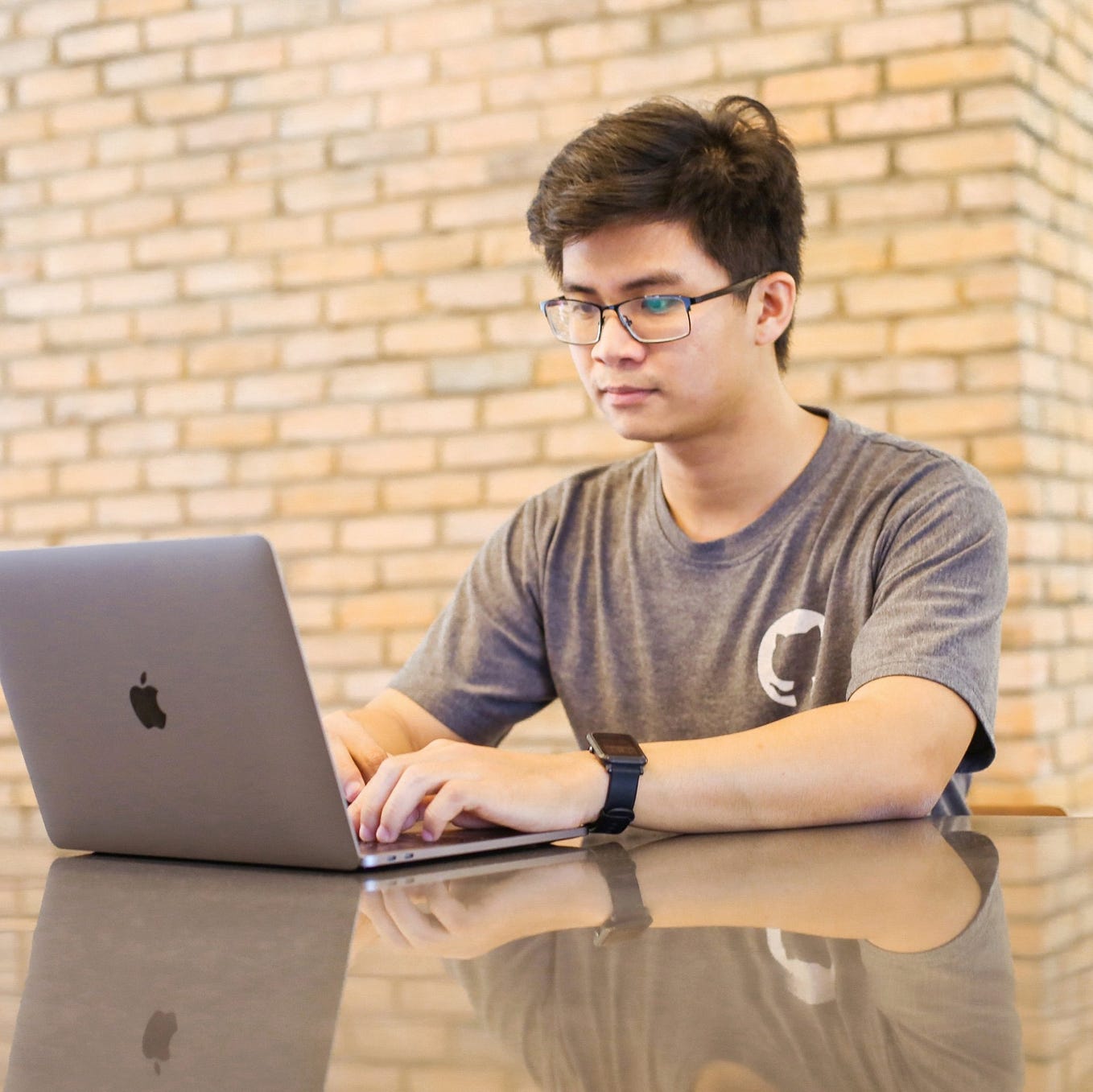 Hexagonal architecture with Golang (part 1) | by AJ Pham | Medium | Medium