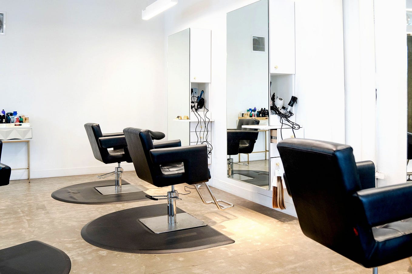 BEST SALON IN AHMEDABAD - Jankitrakky - Medium