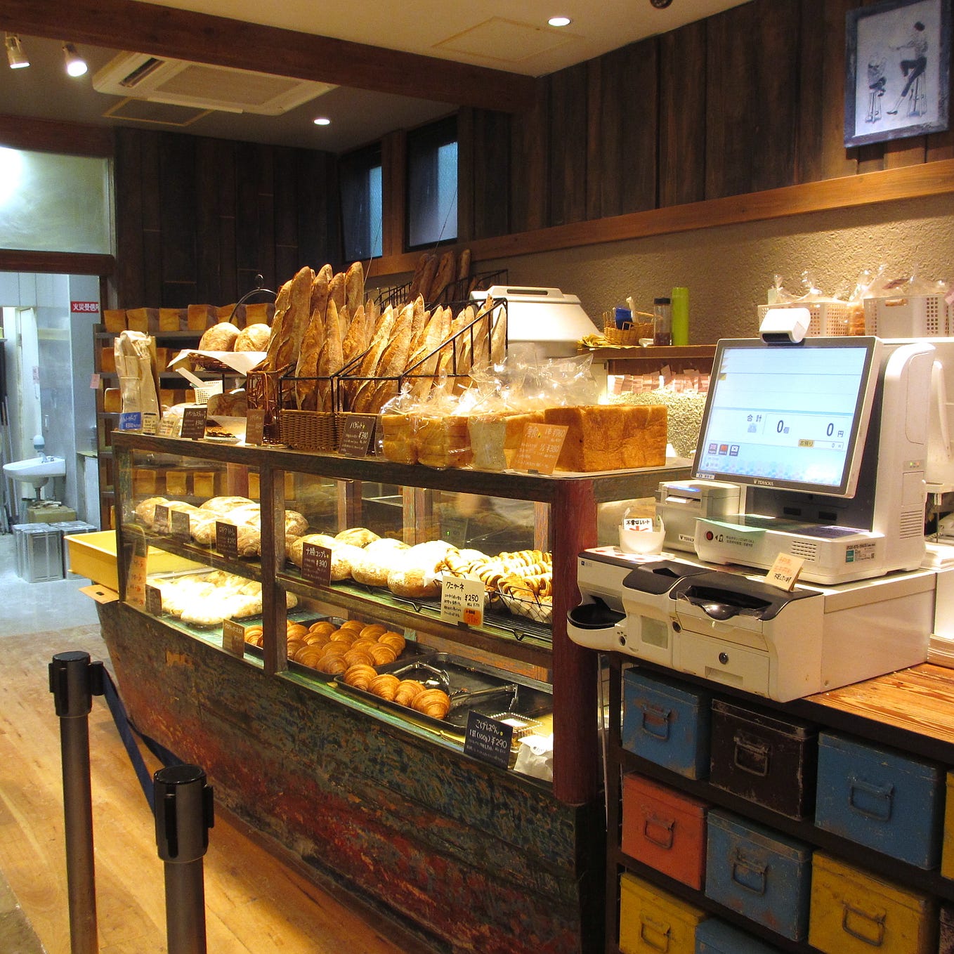 Comme’N TOKYO: A Popular Bakery in Setagaya-ku | by Knot Bakery | Medium