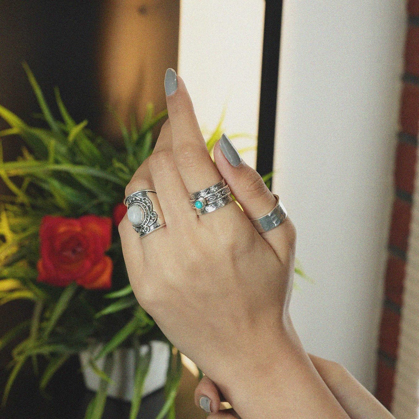 Gemstone Engagement Rings: A Unique Symbol of Love | by Royal Jaipuri | Jan, 2025 | Medium