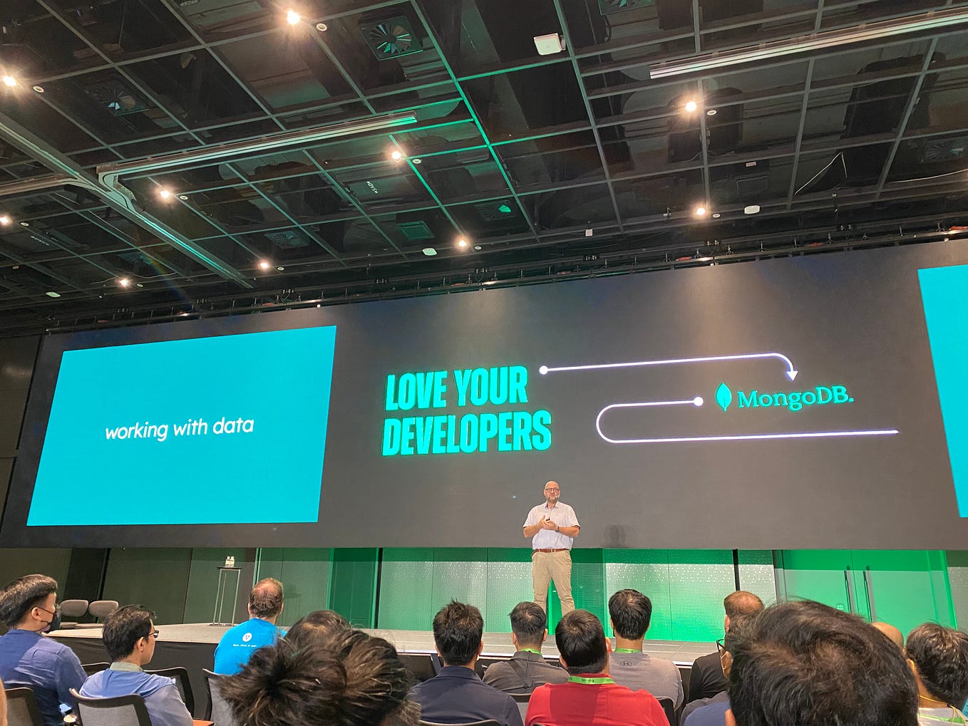 เริ่มต้น Data Engineer ด้วย AWS Glue ฉบับมือใหม่ | by Ruchida ...