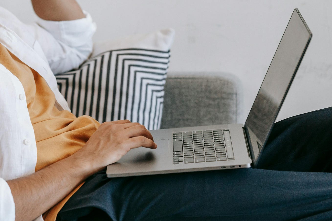 8 Side Hustle works ideas if you like animals | by raccooni4ka | Medium