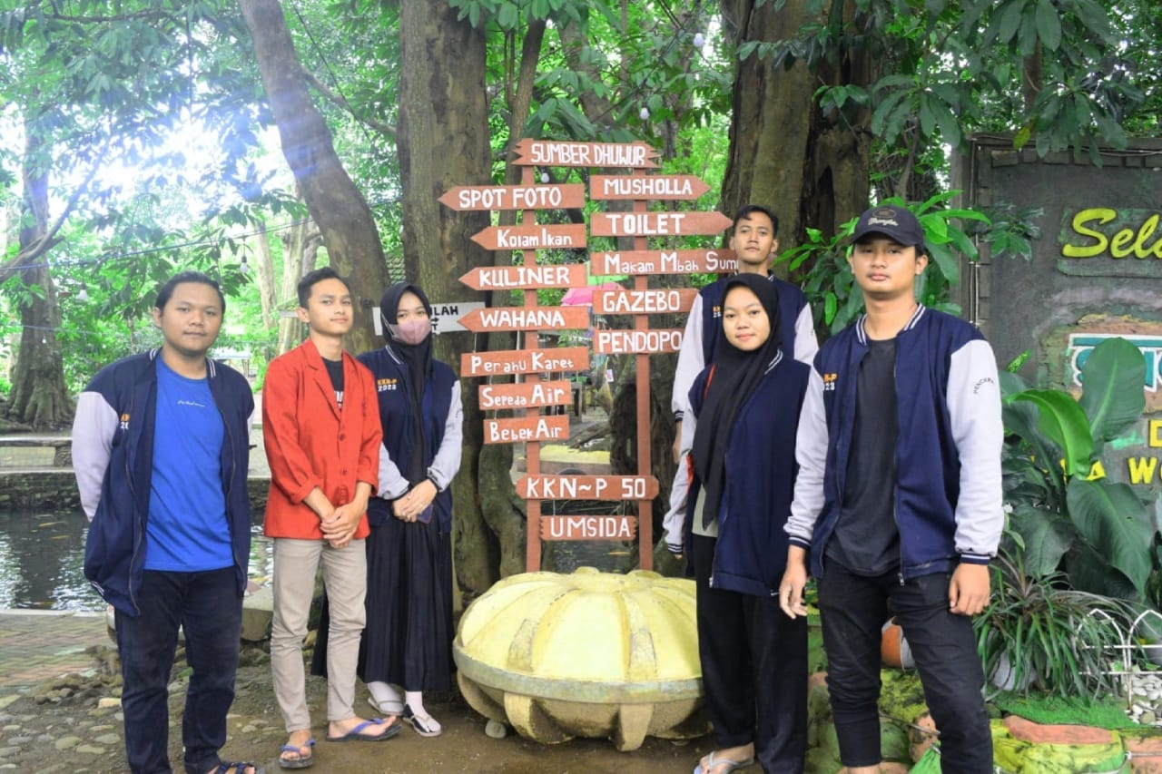 Umsida: Mengajar Sambil Belajar, Mahasiswa KKN-P Kelompok 50 di Desa ...