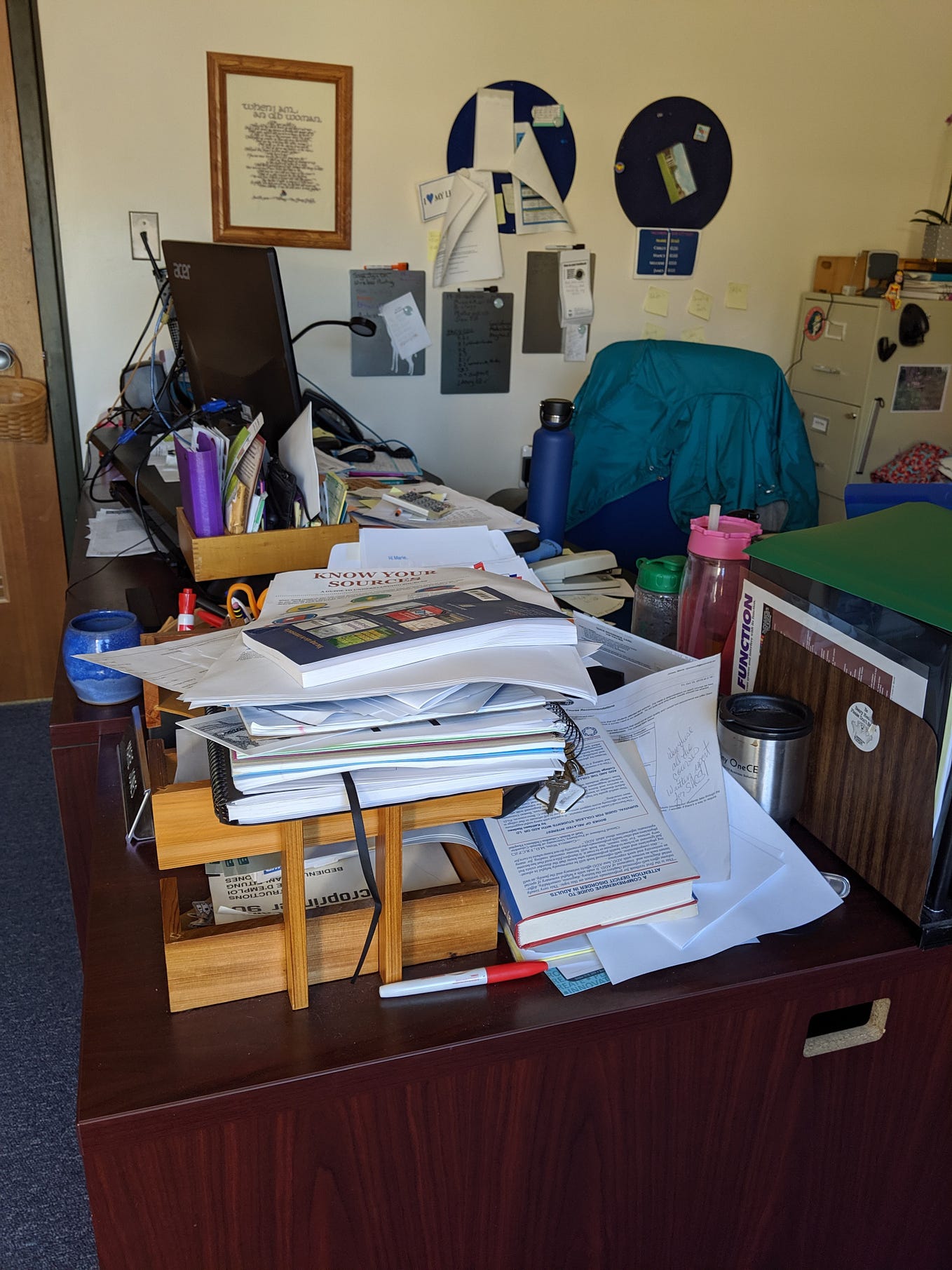 Why am I late to Zoom meetings?. And how I’m fixing it. | by Marie F. Jones | Messy Desk, Messy ...