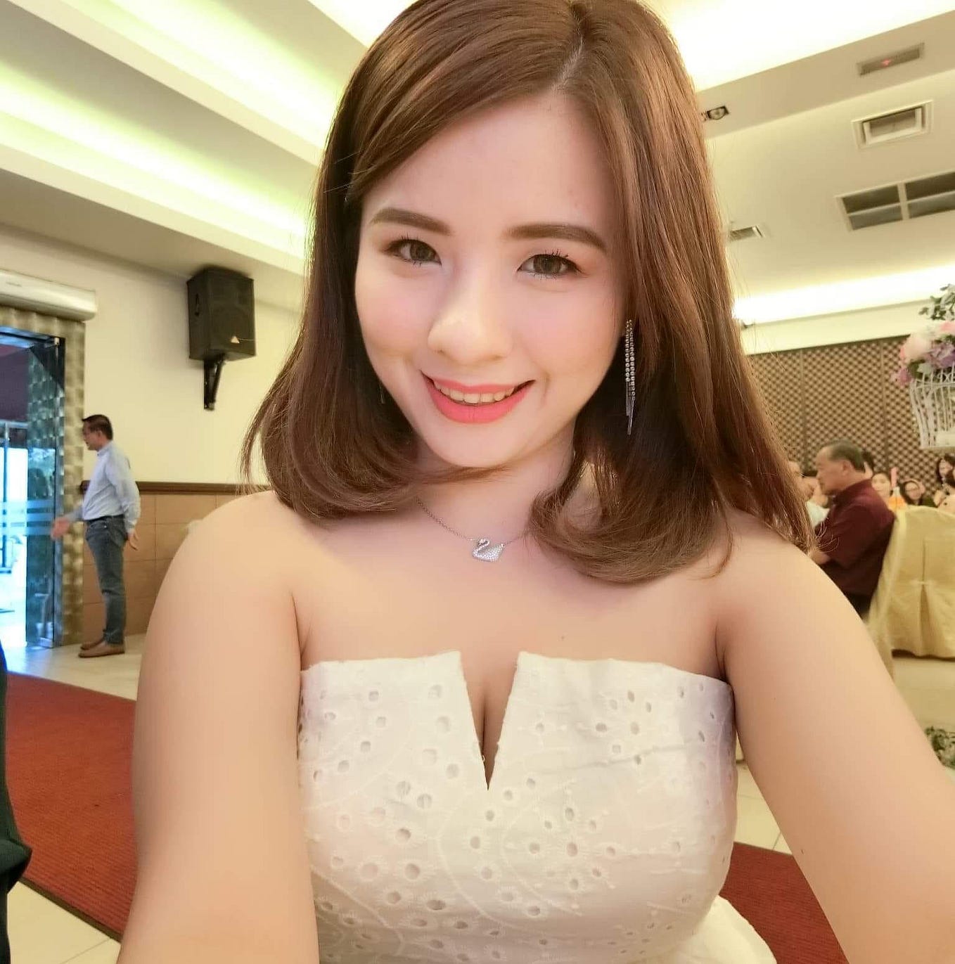 meet with rich sugar mummy in singapore and make sgd5000 from her daily whatsapp alice now on ...