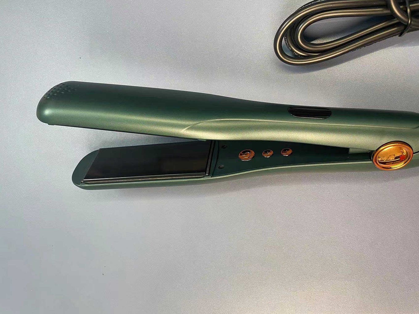 How to Use a Hair Straightener and Curler to Create Perfect Hairstyles ...