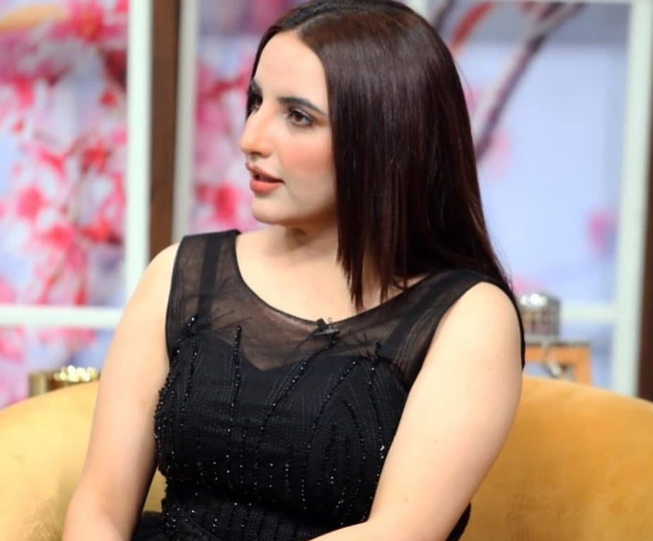 Anchor Sarwat Valim — Age, Education, Family, Husband, Height, Net Worth | by Leakstime Com | Medium