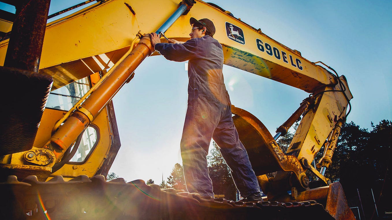 How to Repair a Hydraulic Leak on Heavy Equipment | by Willie Hooper ...