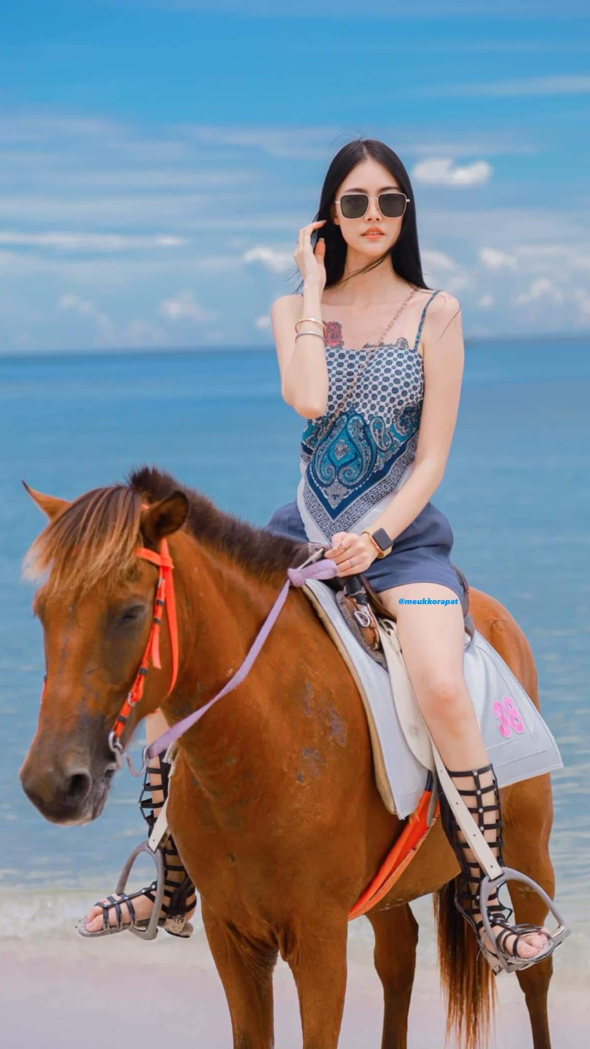 Meuk Korapat - Meuk Korapat - Medium