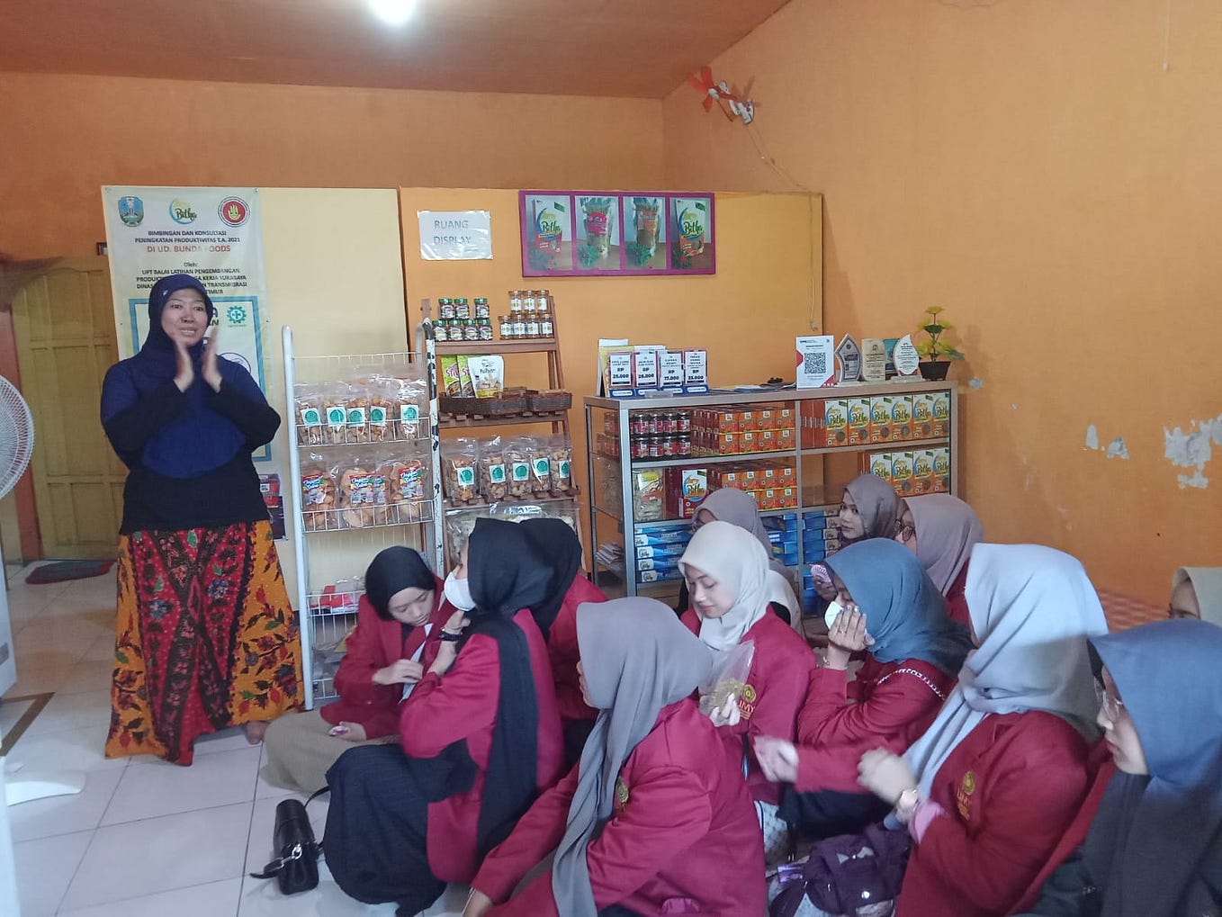 Menulis Pesan Rutin Secara Positif dan Negatif | by Nasya Annindya Kamelin | Medium